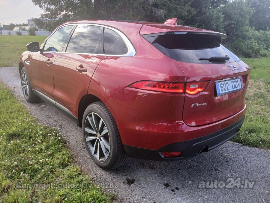 Red Jaguar F-Pace 2016 in Tallinn, with an engine capacity of 3.00 L and mileage of 300 thousand km for 11990 €, photo 7 on AUTOMOTO.COM.LV