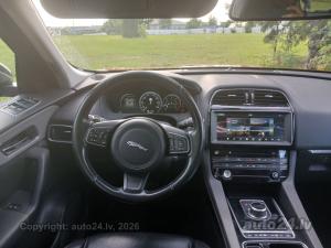Red Jaguar F-Pace 2016 in Tallinn, with an engine capacity of 3.00 L and mileage of 300 thousand km for 11990 €, photo 12 on AUTOMOTO.COM.LV