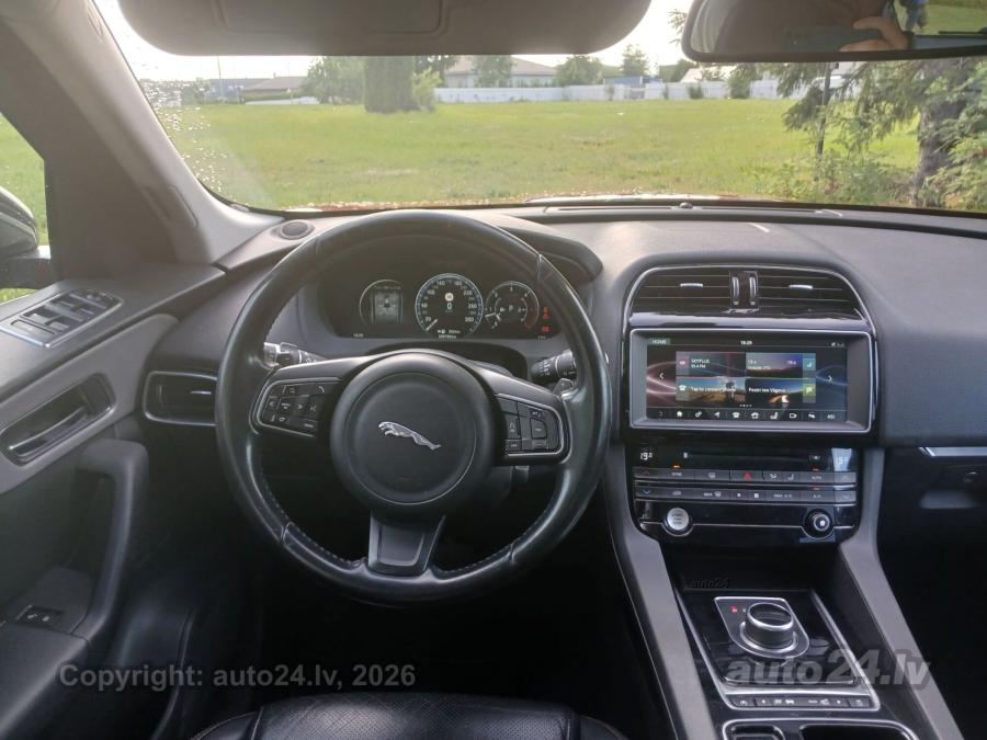 Red Jaguar F-Pace 2016 in Tallinn, with an engine capacity of 3.00 L and mileage of 300 thousand km for 11990 €, photo 12 on AUTOMOTO.COM.LV