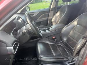 Red Jaguar F-Pace 2016 in Tallinn, with an engine capacity of 3.00 L and mileage of 300 thousand km for 11990 €, photo 13 on AUTOMOTO.COM.LV