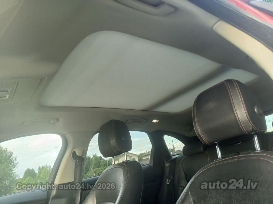 Red Jaguar F-Pace 2016 in Tallinn, with an engine capacity of 3.00 L and mileage of 300 thousand km for 11990 €, photo 15 on AUTOMOTO.COM.LV