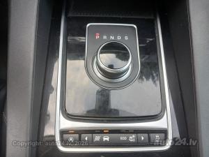 Red Jaguar F-Pace 2016 in Tallinn, with an engine capacity of 3.00 L and mileage of 300 thousand km for 11990 €, photo 21 on AUTOMOTO.COM.LV