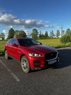 Red Jaguar F-Pace 2017 in Kohtla-Jarve, with an engine capacity of 0.22 L and mileage of 151 thousand km for 16500 €, photo  on AUTOMOTO.COM.LV