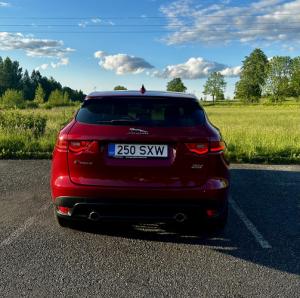 Red Jaguar F-Pace 2017 in Kohtla-Jarve, with an engine capacity of 0.22 L and mileage of 151 thousand km for 16500 €, photo 5 on AUTOMOTO.COM.LV