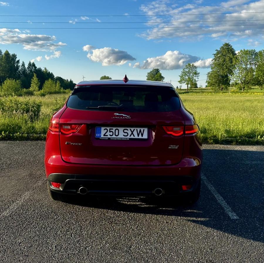Red Jaguar F-Pace 2017 in Kohtla-Jarve, with an engine capacity of 0.22 L and mileage of 151 thousand km for 16500 €, photo 17 on AUTOMOTO.COM.LV