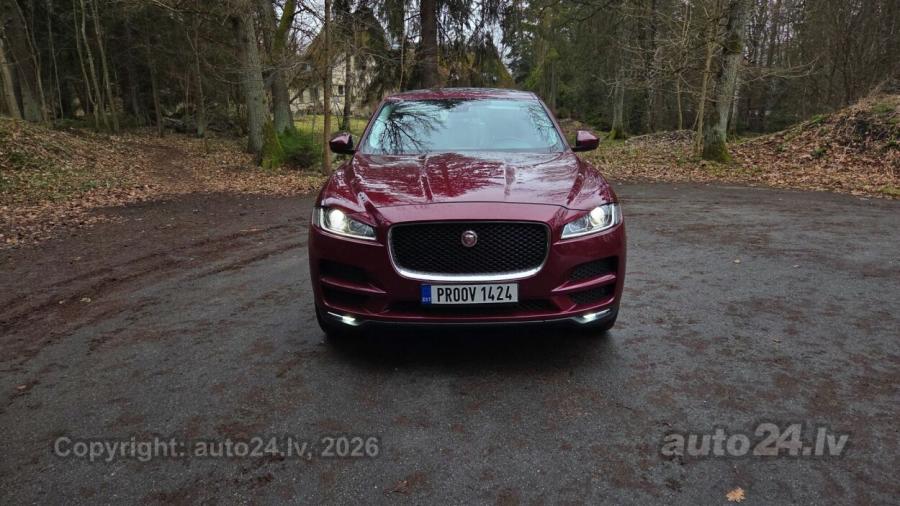 Jaguar F-Pace 2016 in Tallinn, with an engine capacity of 2.00 L and mileage of 143 thousand km for 15490 €, photo 4 on AUTOMOTO.COM.LV