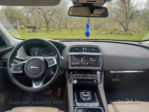 Jaguar F-Pace 2018 Tallina, ar dzinēja tilpumu 2.00 L un nobraukumu 146 tūkst. km par 13800 €, foto 5 vietnē AUTOMOTO.COM.LV