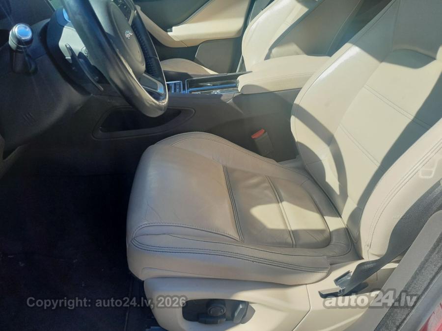 Jaguar F-Pace 2018 in Tallinn, with an engine capacity of 2.00 L and mileage of 146 thousand km for 13800 €, photo 7 on AUTOMOTO.COM.LV