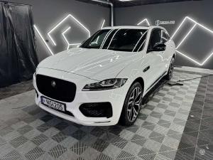 White Jaguar F-Pace 2016 in Vilnius, with an engine capacity of 2.00 L and mileage of 153 thousand km for 16700 €, photo  on AUTOMOTO.COM.LV