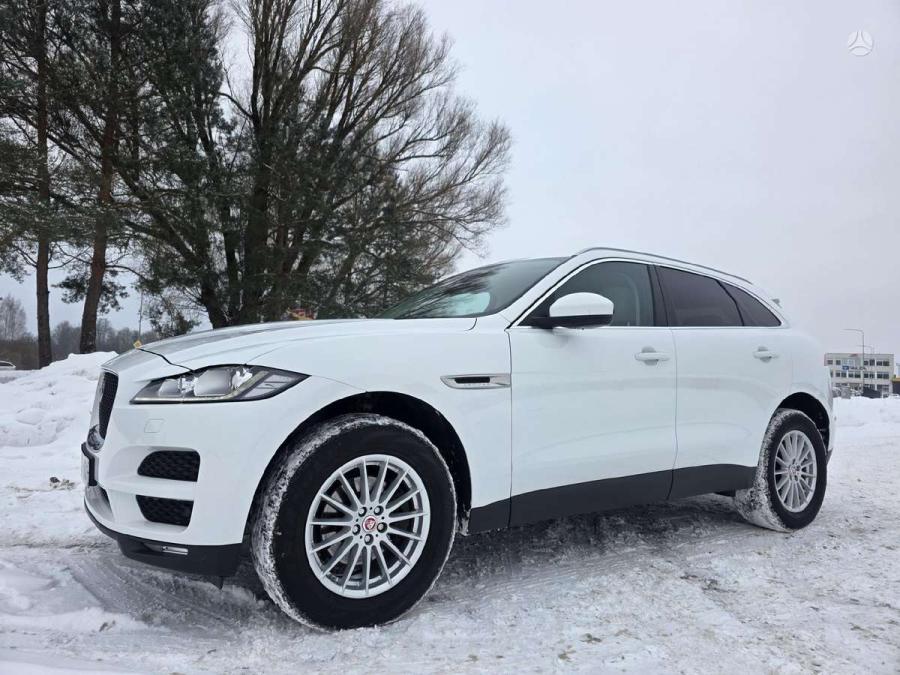 Balts Jaguar F-Pace 2016 Tauragė, ar dzinēja tilpumu 2.00 L un nobraukumu 150 tūkst. km par 12900 €, foto 4 vietnē AUTOMOTO.COM.LV