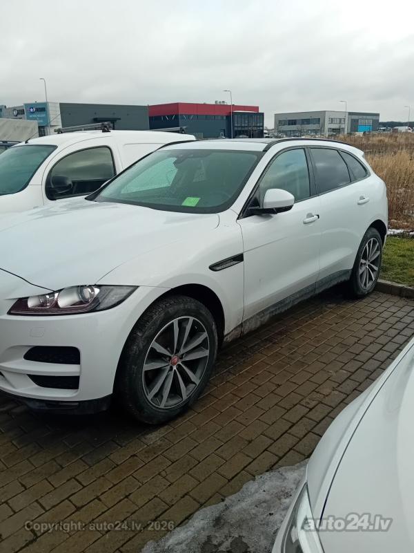 Balts Jaguar F-Pace 2016 Tartu, ar dzinēja tilpumu 2.00 L un nobraukumu 0 tūkst. km par 9900 €, foto 2 vietnē AUTOMOTO.COM.LV