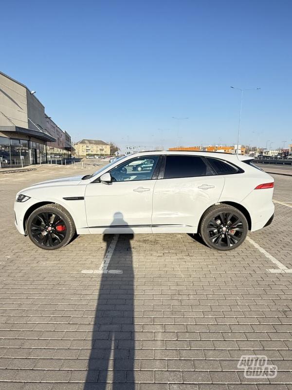 White Jaguar F-Pace 2016 in Vilnius, with an engine capacity of 3.00 L and mileage of 281 thousand km for 18200 €, photo 1 on AUTOMOTO.COM.LV
