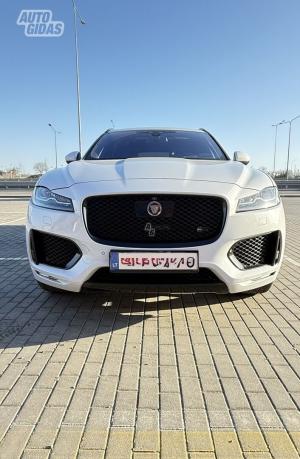 White Jaguar F-Pace 2016 in Vilnius, with an engine capacity of 3.00 L and mileage of 281 thousand km for 18200 €, photo 3 on AUTOMOTO.COM.LV