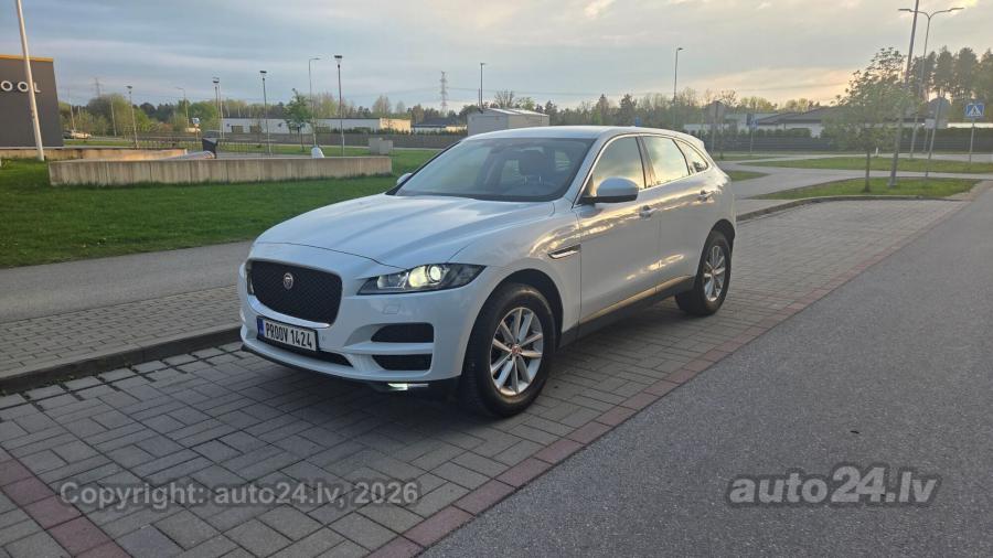 Balts Jaguar F-Pace 2016 Tallina, ar dzinēja tilpumu 2.00 L un nobraukumu 178 tūkst. km par 14900 €, foto 1 vietnē AUTOMOTO.COM.LV