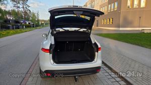 Balts Jaguar F-Pace 2016 Tallina, ar dzinēja tilpumu 2.00 L un nobraukumu 178 tūkst. km par 14900 €, foto 7 vietnē AUTOMOTO.COM.LV