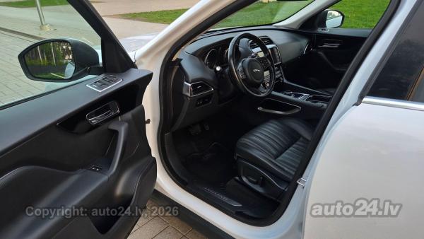 White Jaguar F-Pace 2016 in Tallinn, with an engine capacity of 2.00 L and mileage of 178 thousand km for 14900 €, photo 9 on AUTOMOTO.COM.LV