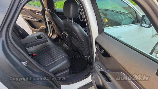 White Jaguar F-Pace 2016 in Tallinn, with an engine capacity of 2.00 L and mileage of 178 thousand km for 14900 €, photo 10 on AUTOMOTO.COM.LV