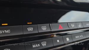 Balts Jaguar F-Pace 2016 Tallina, ar dzinēja tilpumu 2.00 L un nobraukumu 178 tūkst. km par 14900 €, foto 21 vietnē AUTOMOTO.COM.LV