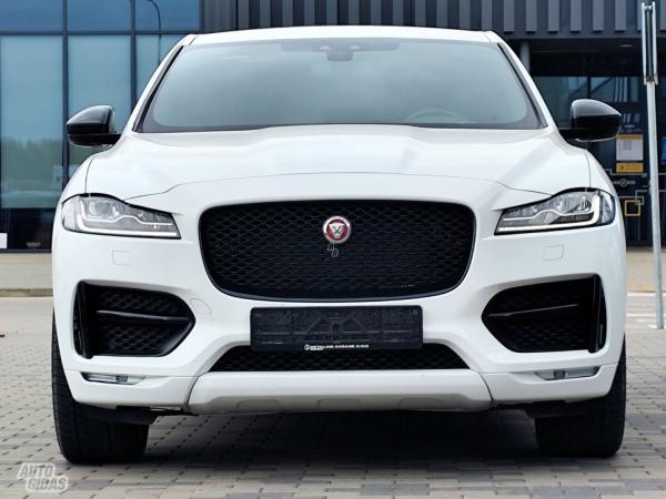White Jaguar F-Pace 2016 in Siauliai, with an engine capacity of 2.00 L and mileage of 157 thousand km for 15300 €, photo 2 on AUTOMOTO.COM.LV