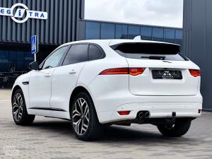 White Jaguar F-Pace 2016 in Siauliai, with an engine capacity of 2.00 L and mileage of 157 thousand km for 15300 €, photo 6 on AUTOMOTO.COM.LV