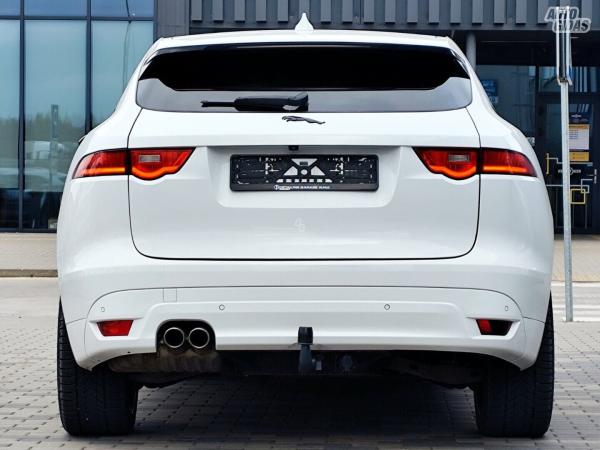 White Jaguar F-Pace 2016 in Siauliai, with an engine capacity of 2.00 L and mileage of 157 thousand km for 15300 €, photo 6 on AUTOMOTO.COM.LV