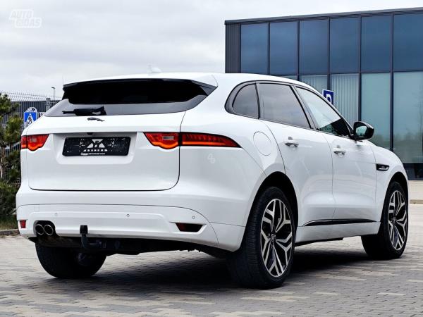 White Jaguar F-Pace 2016 in Siauliai, with an engine capacity of 2.00 L and mileage of 157 thousand km for 15300 €, photo 7 on AUTOMOTO.COM.LV