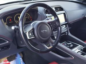 White Jaguar F-Pace 2016 in Siauliai, with an engine capacity of 2.00 L and mileage of 157 thousand km for 15300 €, photo 12 on AUTOMOTO.COM.LV