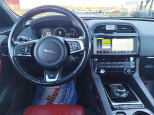 White Jaguar F-Pace 2016 in Siauliai, with an engine capacity of 2.00 L and mileage of 157 thousand km for 15300 €, photo 13 on AUTOMOTO.COM.LV