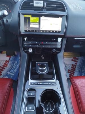 White Jaguar F-Pace 2016 in Siauliai, with an engine capacity of 2.00 L and mileage of 157 thousand km for 15300 €, photo 16 on AUTOMOTO.COM.LV