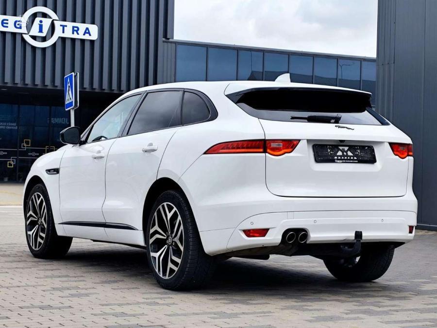 Balts Jaguar F-Pace 2016 Šauļi, ar dzinēja tilpumu 2.00 L un nobraukumu 157 tūkst. km par 14900 €, foto 6 vietnē AUTOMOTO.COM.LV