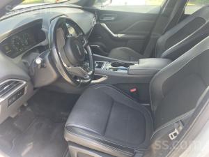 White Jaguar F-Pace 2016 in Riga, with an engine capacity of 2.00 L and mileage of 180 thousand km for 15800 €, photo 10 on AUTOMOTO.COM.LV