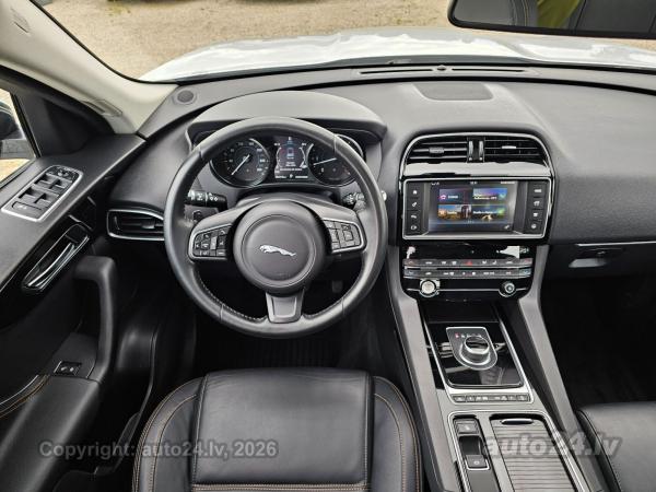 Balts Jaguar F-Pace 2016 Tartu, ar dzinēja tilpumu 3.00 L un nobraukumu 203 tūkst. km par 14990 €, foto 7 vietnē AUTOMOTO.COM.LV