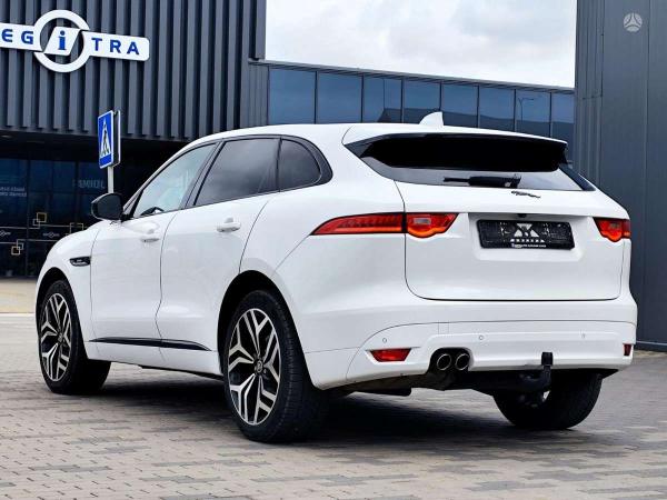 White Jaguar F-Pace 2016 in Siauliai, with an engine capacity of 2.00 L and mileage of 157 thousand km for 13900 €, photo 5 on AUTOMOTO.COM.LV