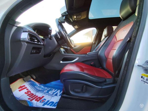White Jaguar F-Pace 2016 in Siauliai, with an engine capacity of 2.00 L and mileage of 157 thousand km for 13900 €, photo 10 on AUTOMOTO.COM.LV