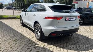 White Jaguar F-Pace 2016 in Riga, with an engine capacity of 2.00 L and mileage of 181 thousand km for 14200 €, photo 4 on AUTOMOTO.COM.LV