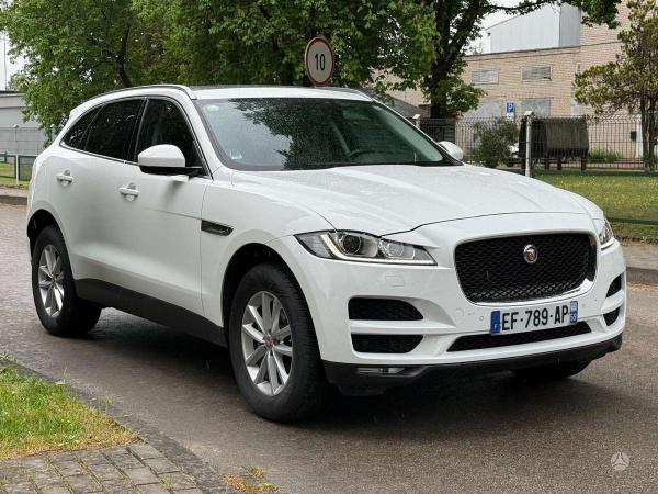 White Jaguar F-Pace 2016 in Taurage, with an engine capacity of 2.00 L and mileage of 170 thousand km for 12700 €, photo 2 on AUTOMOTO.COM.LV