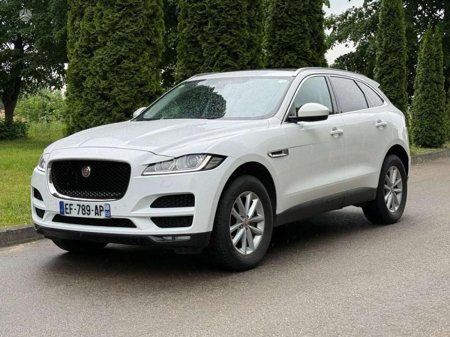 White Jaguar F-Pace 2016 in Taurage, with an engine capacity of 2.00 L and mileage of 170 thousand km for 12700 €, photo 6 on AUTOMOTO.COM.LV
