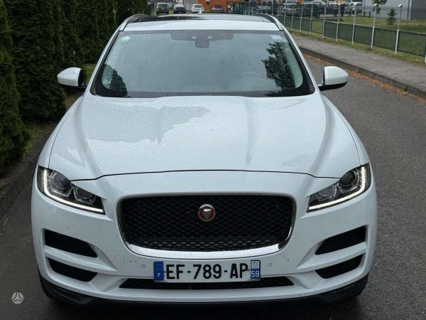 White Jaguar F-Pace 2016 in Taurage, with an engine capacity of 2.00 L and mileage of 170 thousand km for 12700 €, photo 6 on AUTOMOTO.COM.LV