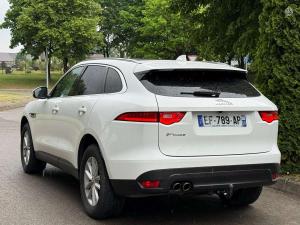 White Jaguar F-Pace 2016 in Taurage, with an engine capacity of 2.00 L and mileage of 170 thousand km for 12700 €, photo 8 on AUTOMOTO.COM.LV