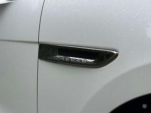 White Jaguar F-Pace 2016 in Taurage, with an engine capacity of 2.00 L and mileage of 170 thousand km for 12700 €, photo 13 on AUTOMOTO.COM.LV