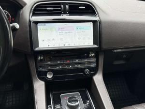 White Jaguar F-Pace 2016 in Taurage, with an engine capacity of 2.00 L and mileage of 170 thousand km for 12700 €, photo 28 on AUTOMOTO.COM.LV