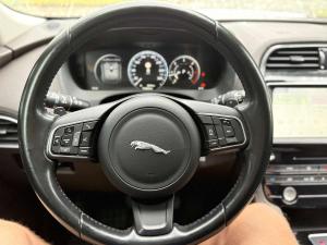 White Jaguar F-Pace 2016 in Taurage, with an engine capacity of 2.00 L and mileage of 170 thousand km for 12700 €, photo 33 on AUTOMOTO.COM.LV