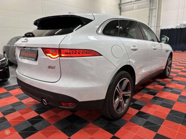 Balts Jaguar F-Pace 2016 Viļņa, ar dzinēja tilpumu 3.00 L un nobraukumu 180 tūkst. km par 14790 €, foto 5 vietnē AUTOMOTO.COM.LV