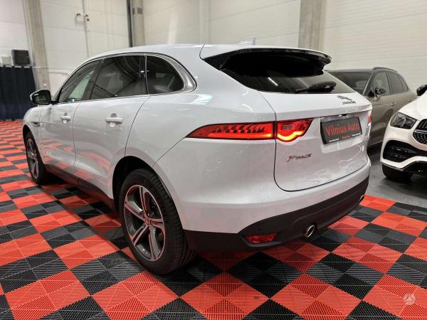 Balts Jaguar F-Pace 2016 Viļņa, ar dzinēja tilpumu 3.00 L un nobraukumu 180 tūkst. km par 14790 €, foto 7 vietnē AUTOMOTO.COM.LV