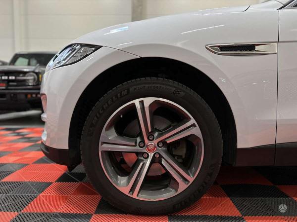 Balts Jaguar F-Pace 2016 Viļņa, ar dzinēja tilpumu 3.00 L un nobraukumu 180 tūkst. km par 14790 €, foto 8 vietnē AUTOMOTO.COM.LV