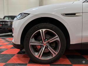 Balts Jaguar F-Pace 2016 Viļņa, ar dzinēja tilpumu 3.00 L un nobraukumu 180 tūkst. km par 14790 €, foto 8 vietnē AUTOMOTO.COM.LV