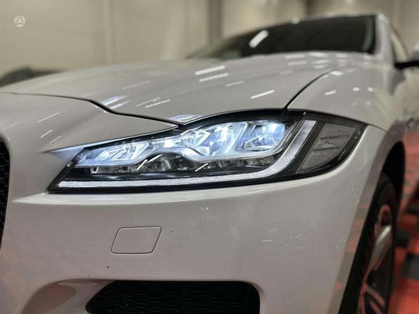 Balts Jaguar F-Pace 2016 Viļņa, ar dzinēja tilpumu 3.00 L un nobraukumu 180 tūkst. km par 14790 €, foto 10 vietnē AUTOMOTO.COM.LV