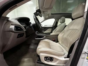 Balts Jaguar F-Pace 2016 Viļņa, ar dzinēja tilpumu 3.00 L un nobraukumu 180 tūkst. km par 14790 €, foto 12 vietnē AUTOMOTO.COM.LV