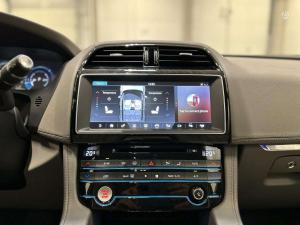 Balts Jaguar F-Pace 2016 Viļņa, ar dzinēja tilpumu 3.00 L un nobraukumu 180 tūkst. km par 14790 €, foto 21 vietnē AUTOMOTO.COM.LV