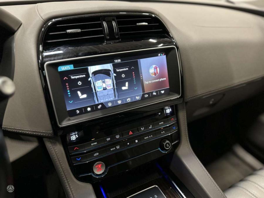 Balts Jaguar F-Pace 2016 Viļņa, ar dzinēja tilpumu 3.00 L un nobraukumu 180 tūkst. km par 14790 €, foto 23 vietnē AUTOMOTO.COM.LV